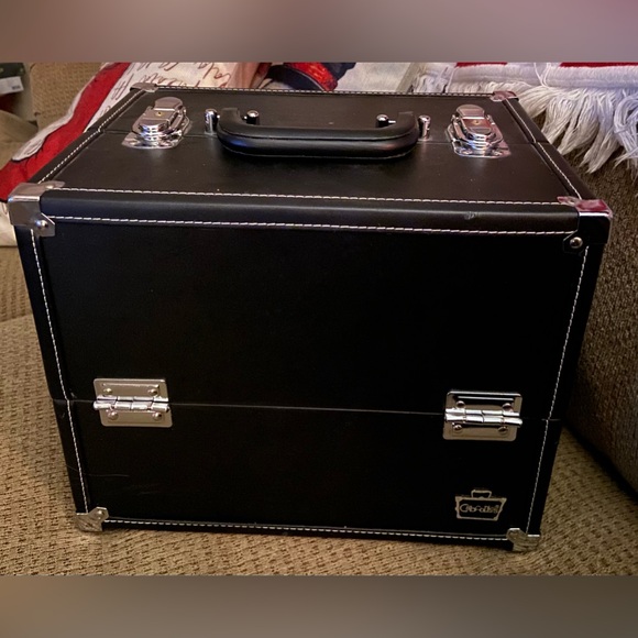 Caboodles | Accessories | Caboodles Black Large Makeup Case | Poshmark